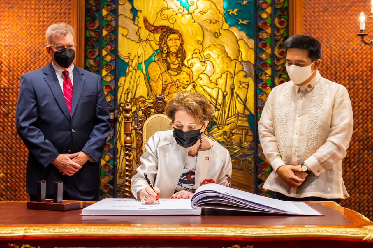 U.S. Ambassador to the Philippines | VVA Chapter PI 887